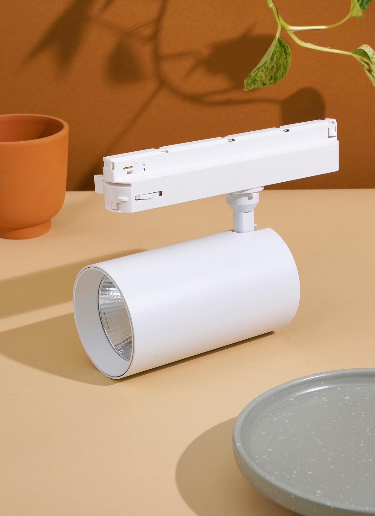 Track Lighting for Indoor Plants | Grow Light Track Lighting | Highland ...